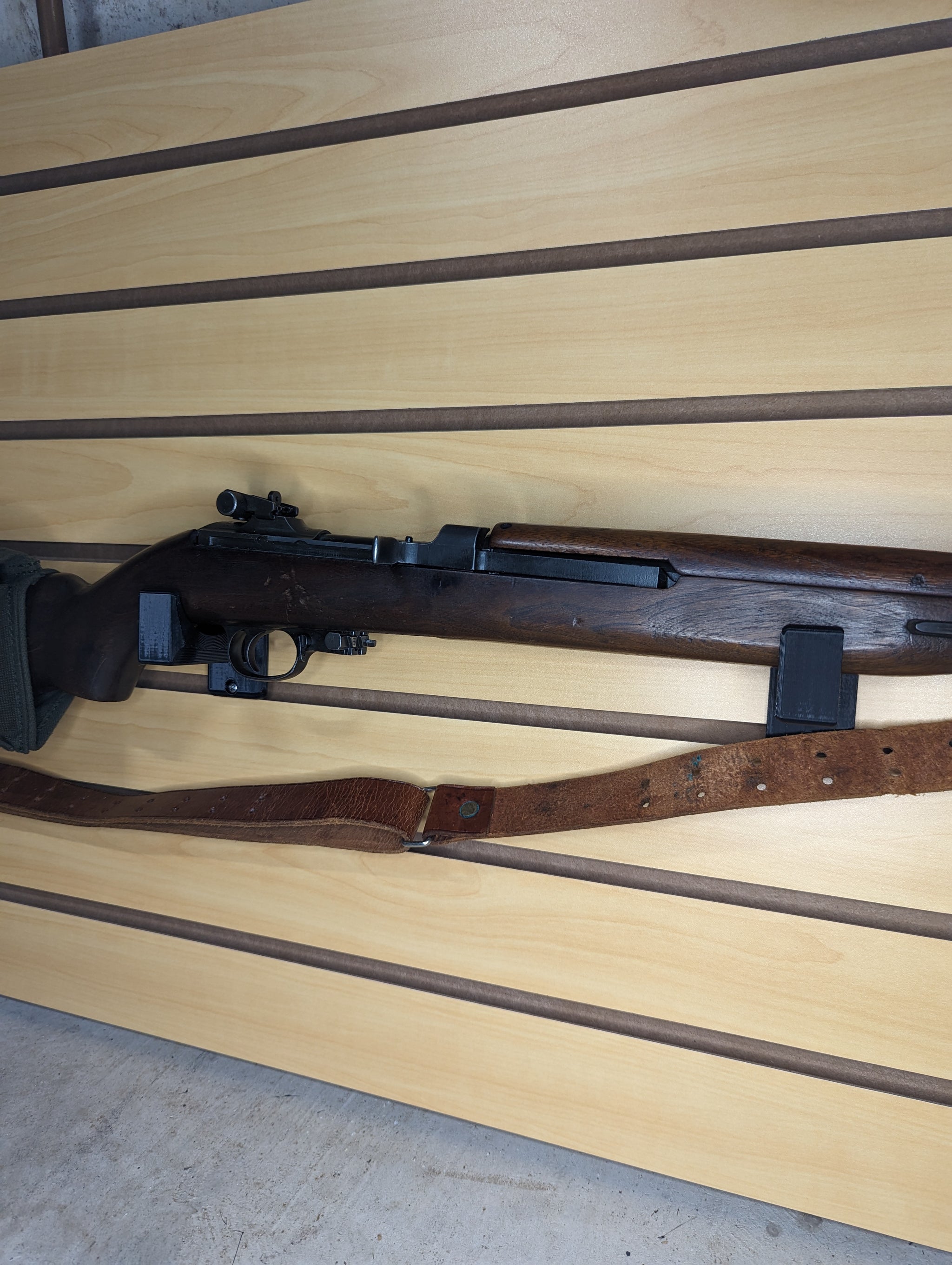 Universal Horizontal Gun Mount - Slatwall | Rifle Holder Storage Rack ...