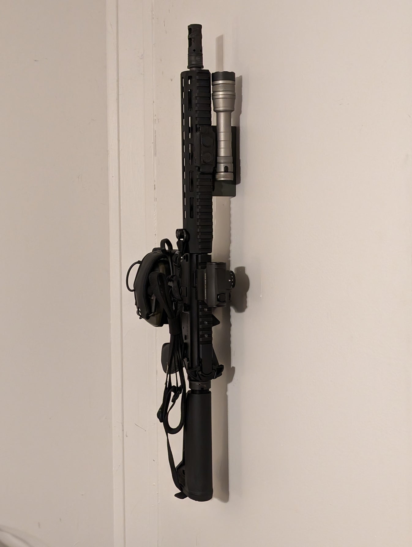 MLOK Vertical Gun Mount - Wall | Rifle Holder Storage Rack – hammy3dprints
