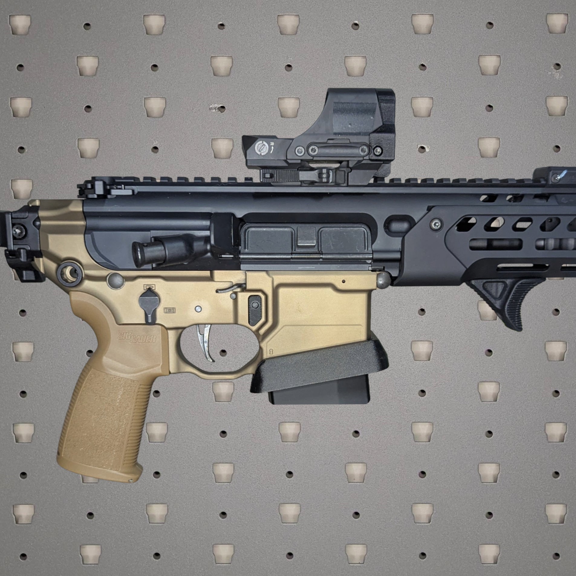 Magwell Mount for Sig MCX / Spear LT - GallowTech | Rifle Holder Stora ...