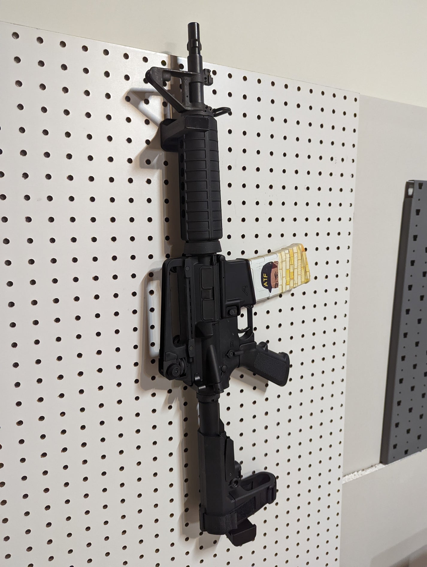 Universal Vertical Gun Mount - Pegboard / IKEA Skadis / Wall Control ...